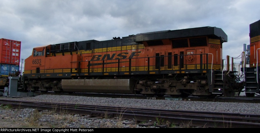 BNSF 6633